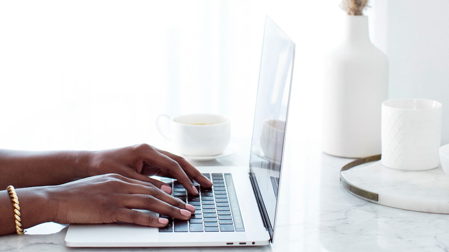 243. How to Triple Cold Traffic Conversions in 7 Days - The Launch Lounge™